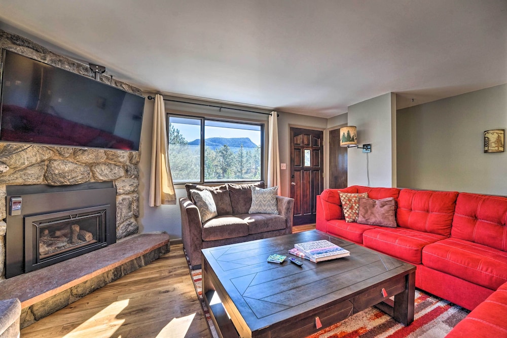 Luxe Updated Home W/ Grill + Hot Tub: 4 Mi To Rmnp - Estes Park, CO