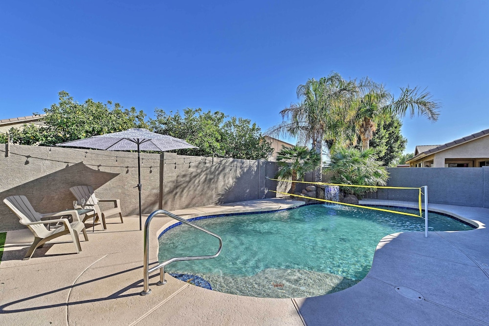 Arizona Retreat W/ Heated Pool, Fire Pit & Grill! - Glendale, AZ