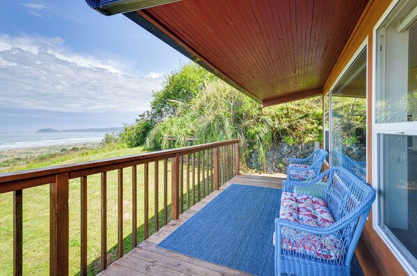 Mckinleyville Getaway W/ Hot Tub & Ocean Views! - McKinleyville, CA