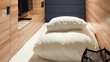 Cabine, apenas para homens | Quartos insonorizados, Wi-fi grátis, roupa de cama fornecida