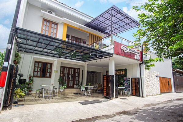 Bisma Balcony Homestay - Yogyakarta