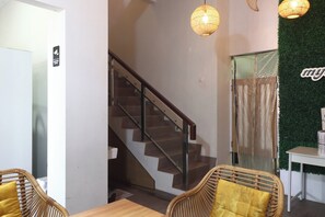 Villa, 3 quartos, varanda | Sala de estar | TV de ecrã plano