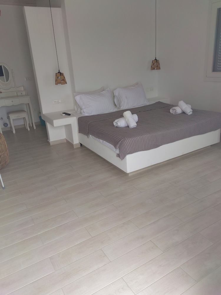 Ftelia Breeze - Mykonos