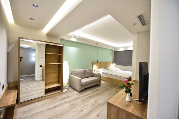 Suíte júnior | 1 quarto, cofres nos quartos, escrivaninha, quartos à prova de som