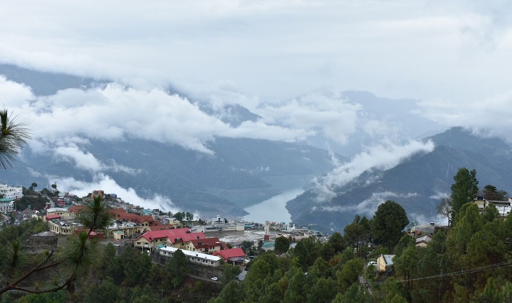 Great View Hotel And Restaurant - New Tehri