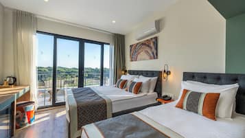 Suíte luxo | 2 quartos, cofres nos quartos, quartos à prova de som, Wi-Fi de cortesia