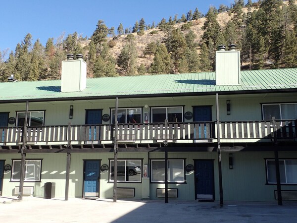 Ponderosa Lodge, An Ascend Collection Hotel - Taos Ski Valley, NM