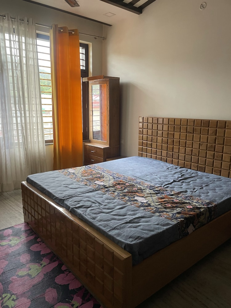 Amazing 3 Bedroom House Near Gandar River - Rishikesh