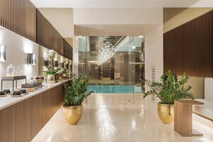 Sauna, banheira de hidromassagem