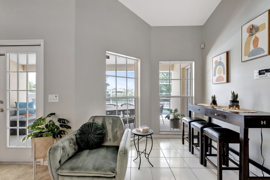 Pool | Waterfront Lake | 12 Ppl | Gorgeous - リバービュー, FL