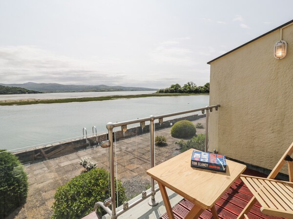 25 South Snowdon Wharf - Borth Y Gest