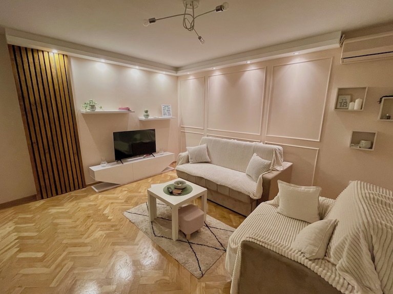 Peaceful-private-warm-bright - Belgrade