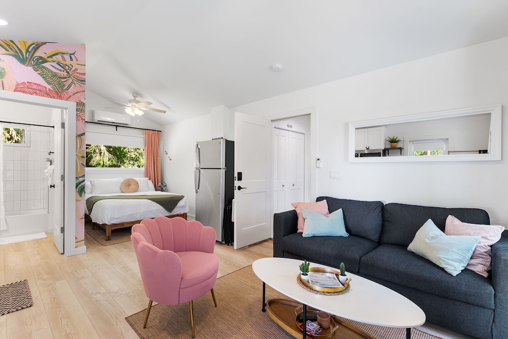 BRAND NEW-Main House + In-Law Unit-2 mi to Downtown-BBQ-Historic ...