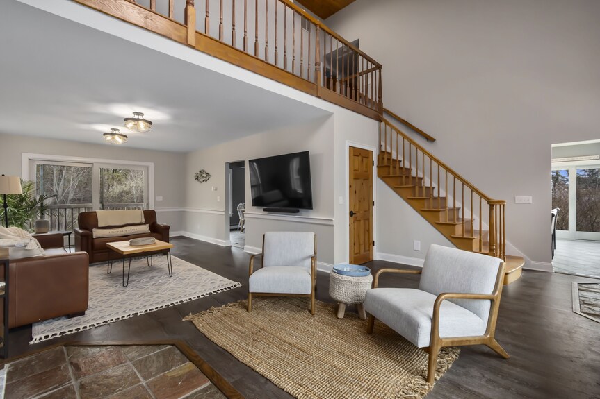 The Palace Of Dennisport: Beach, Dining, Nightlife - 데니스