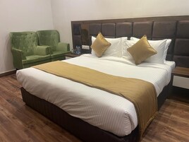 Quarto Clássico | Minibar, Wi-fi grátis, roupa de cama fornecida