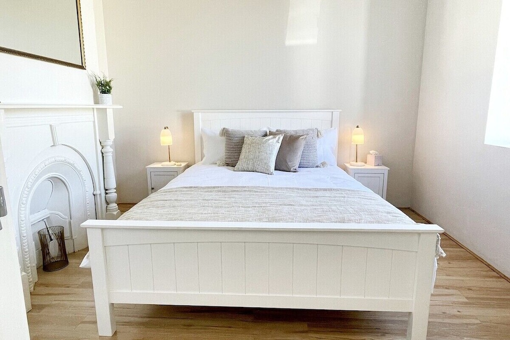 This House Is A 1 Bedroom(s), 1 Bathrooms, Located In South Fremantle, Wa. - Cottesloe