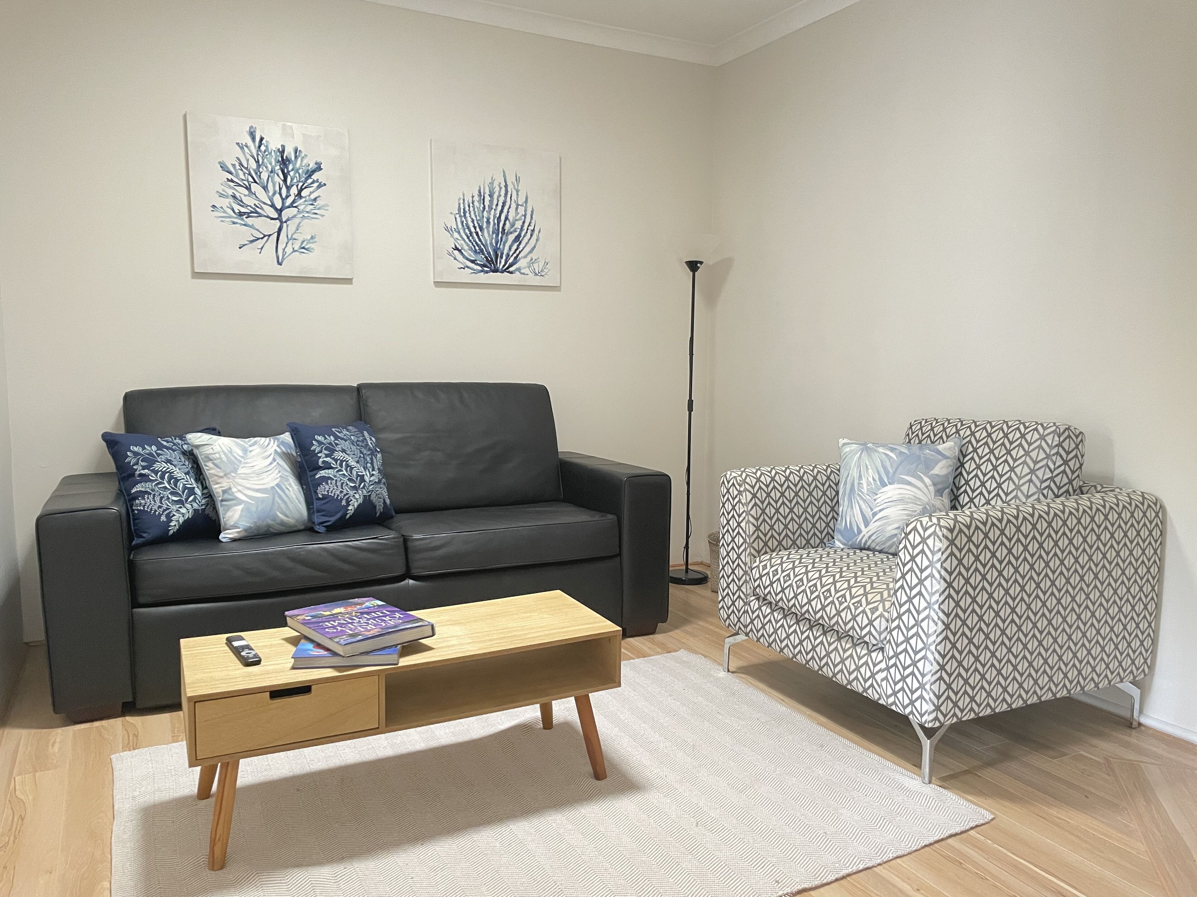 Escape To Rosa's Place, A Hidden Gem Near South Beach!  Our Airbnb Offers A Private Courtyard, Perfect For Relaxation. - Cottesloe