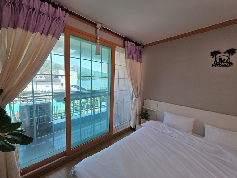 Relax And Enjoy The Beauty Of Bird Song And Crashing Waves - 고현동