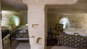 Quarto quádruplo premium, 1 quarto, no piso térreo | Roupas de cama de algodão egípcio, roupas de cama premium