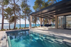 Amber Sea Luxury Holiday Home with pool | Terraço/pátio interior