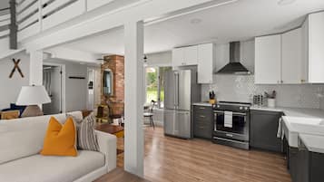 Cabana, 3 quartos | Cozinha privada | Geladeira, fogão, cafeteira/chaleira, torradeira
