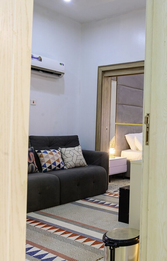 Cozy Two Bedroom Perfect For Getaways/work-from-home - Abuja