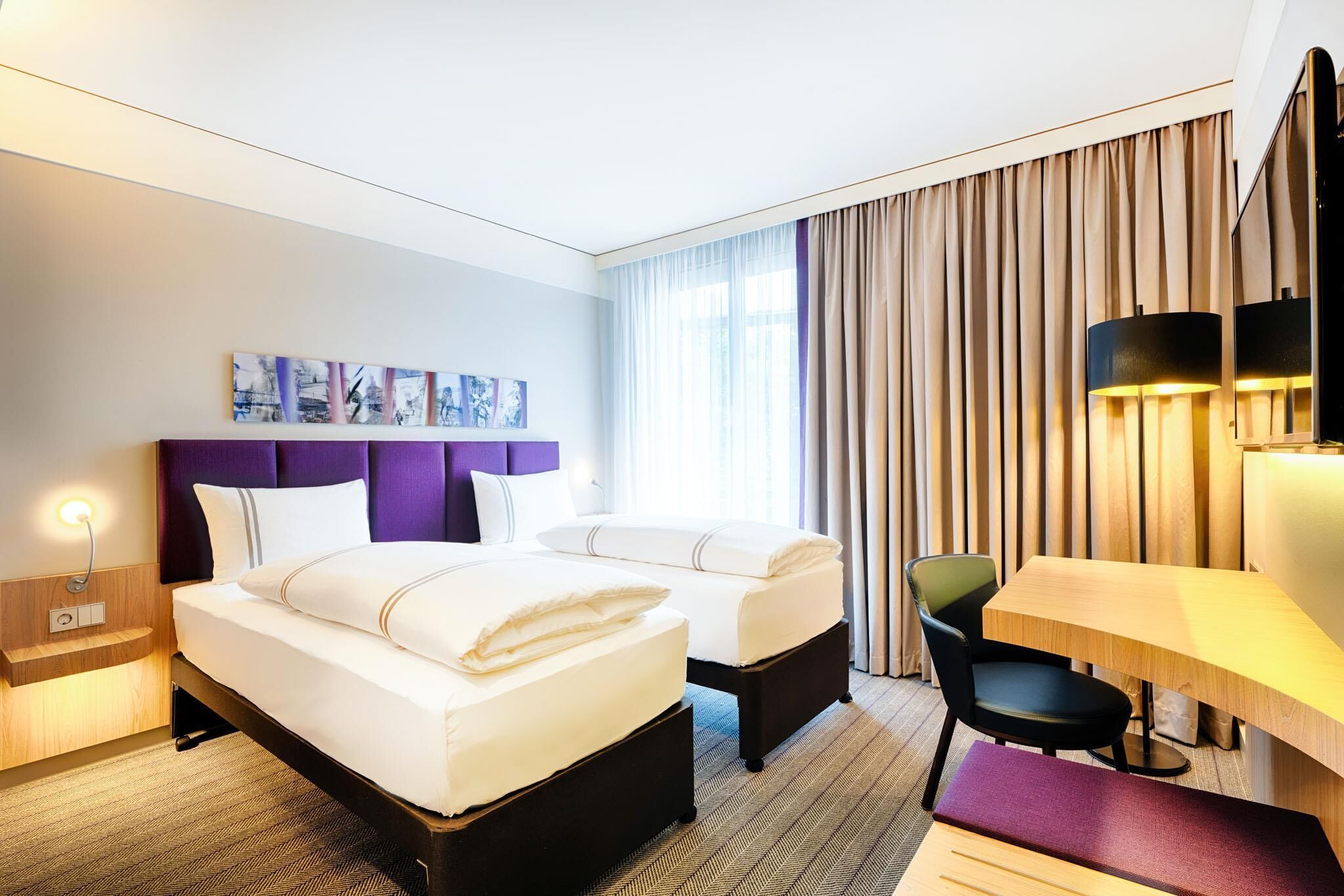 Quarto casal ou duplo standard | Quartos à prova de som, Wi-Fi de cortesia, roupa de cama