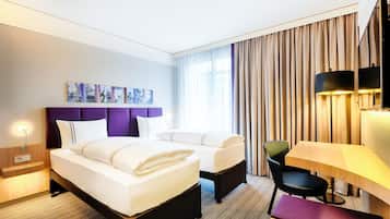 Quarto casal ou duplo standard | Quartos à prova de som, Wi-Fi de cortesia, roupa de cama