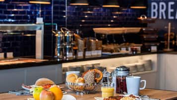 Café da manhã com buffet todos os dias mediante uma taxa