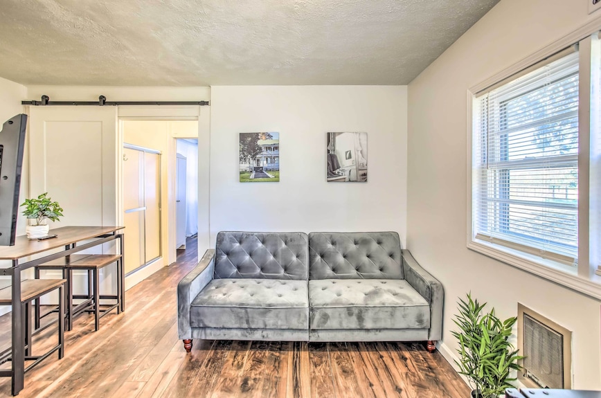 Charming Cottage With Easy Access To Local Attractions-pet And Kid Friendly - South Carolina