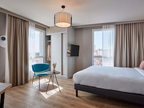 Estúdio Superior, 1 cama de casal | Cofre com capacidade para portátil 