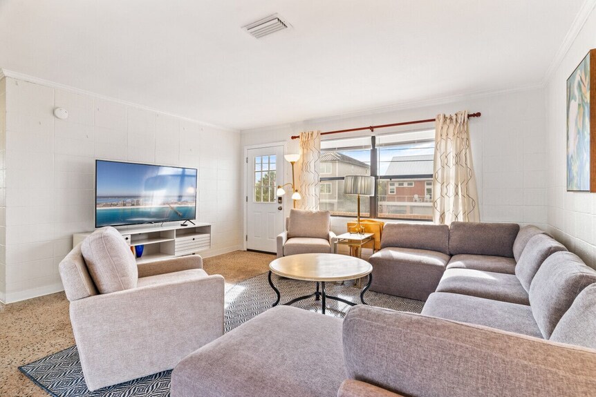 Canal Oasis: Serene Waterside - Navarre, FL