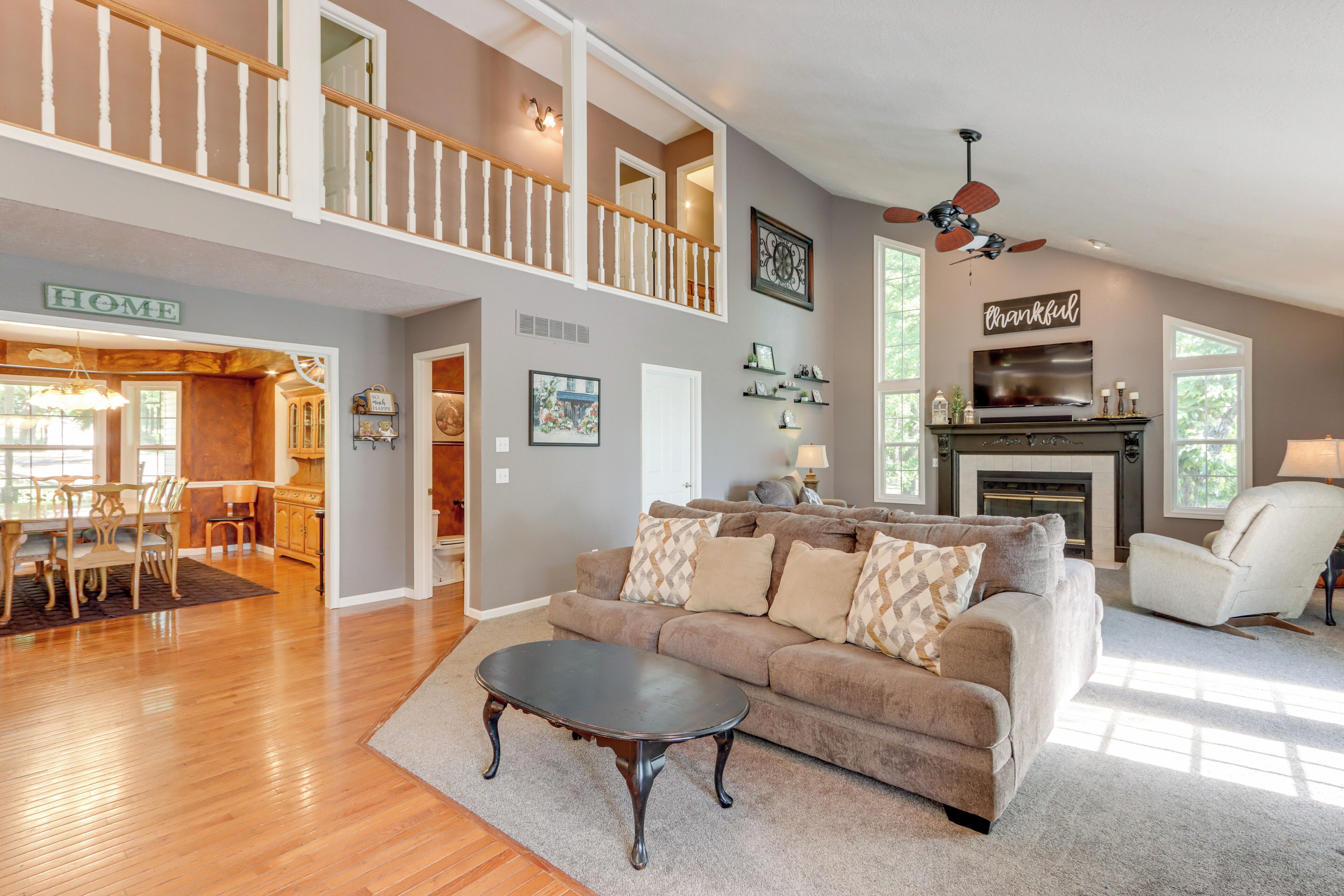 Spacious Family Home Near Lake Of The Ozarks! - Camdenton, MO