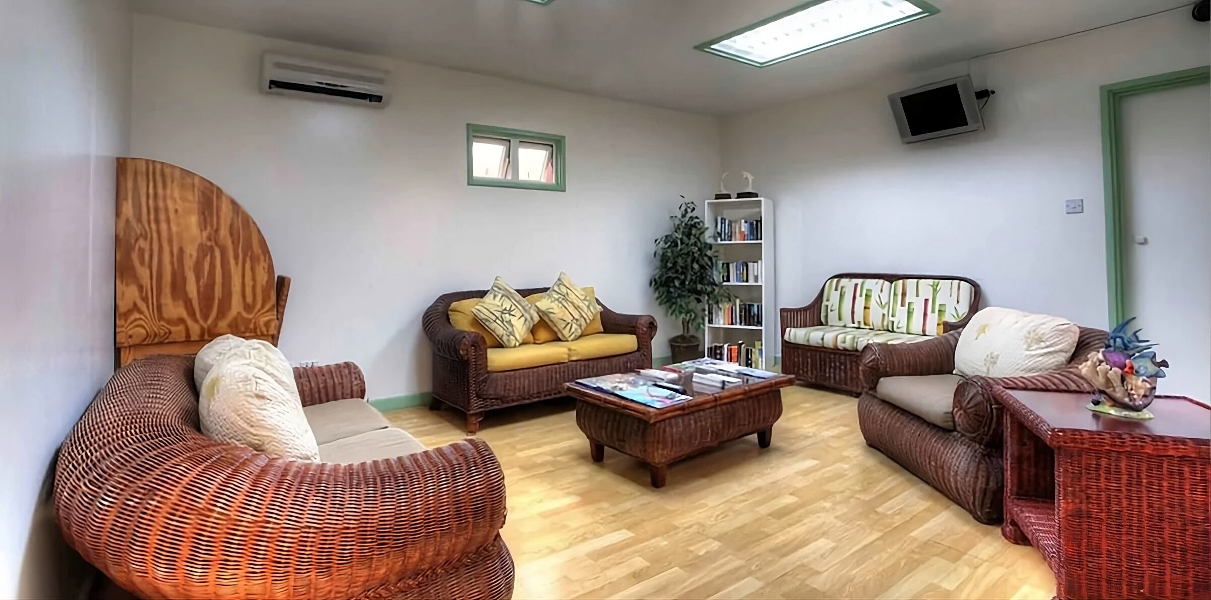 Experience Barbados: Two Comfortable Rooms | Stay Near Sandy Shores - Worthing