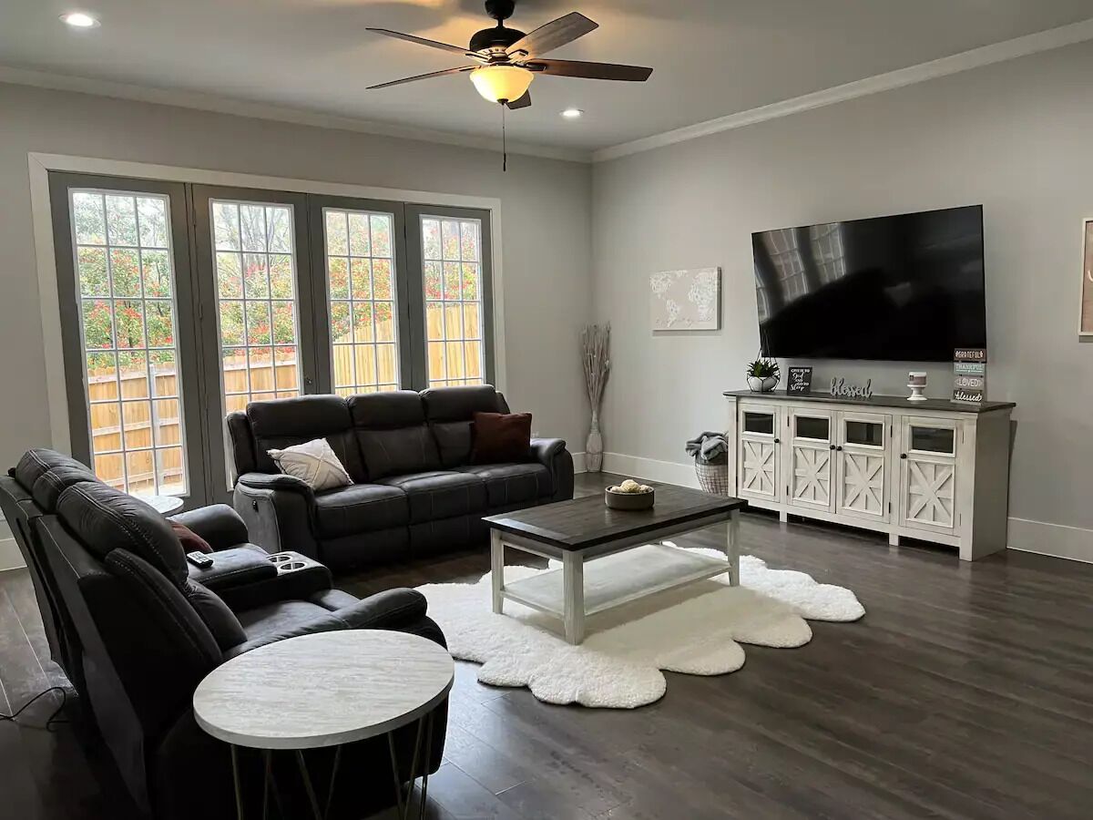 New Comfy, Spacious, Modern - Lancaster, TX