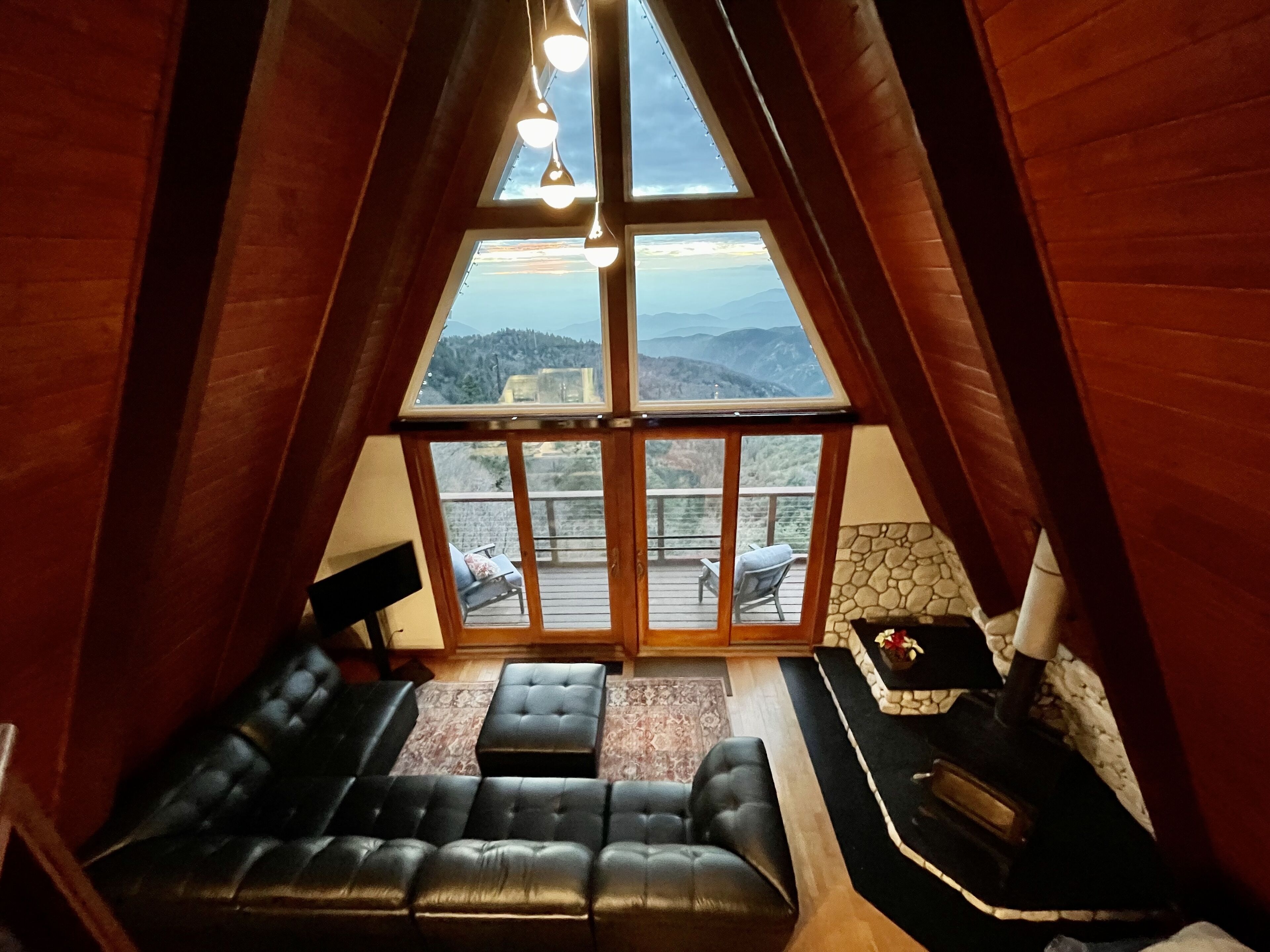 A-frame In The Sky - Rim Of The World Views!  Sauna & Spa - Running Springs, CA