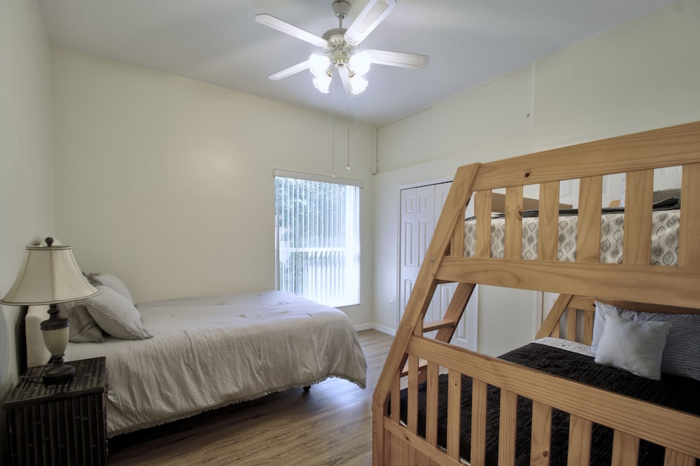 BEAUTIFUL & SPACIOUS 3 BEDROOMS HOME WITH LAKE VIEW - West Melbourne | Vrbo