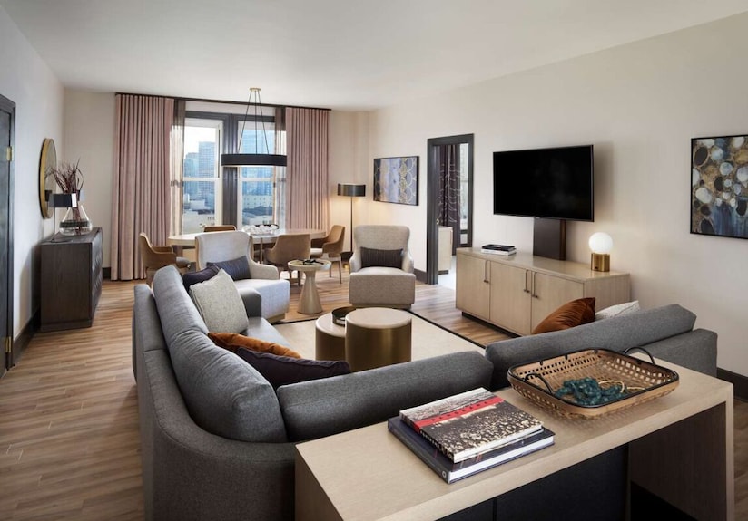 Your Urban Getaway! Pet-friendly, Near San Francisco Museum Of Modern Art! - San Francisco, CA