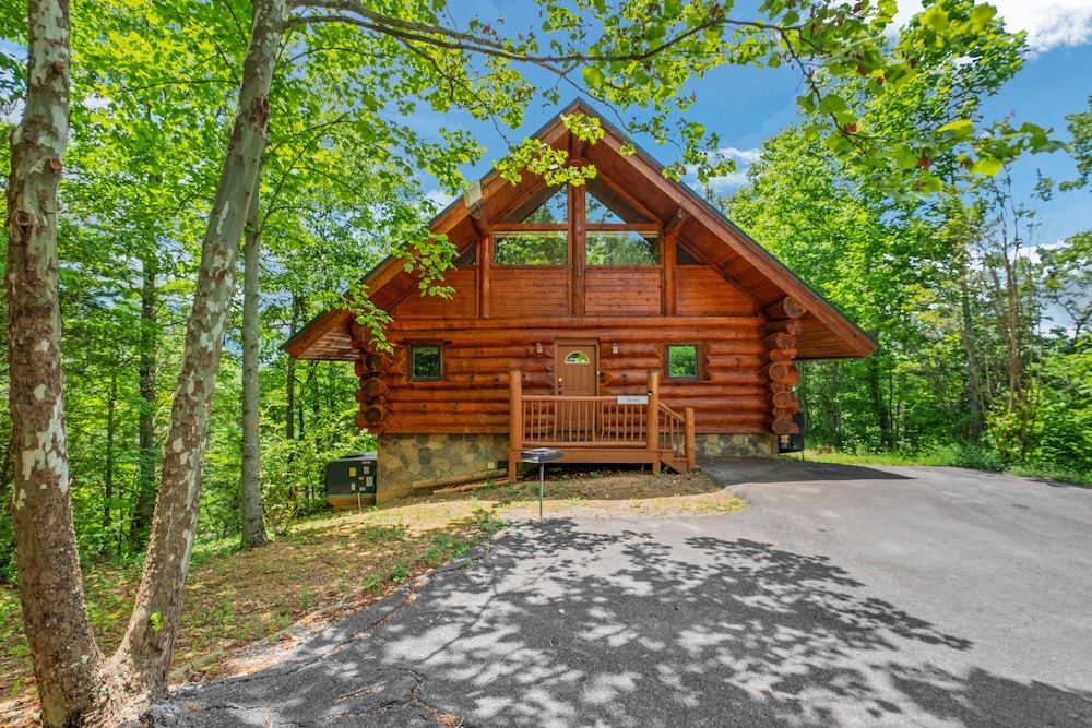 Star Views - Secluded W/mountain Views 2 Bedroom Cabin By Heavenly Views Resort - Tennessee