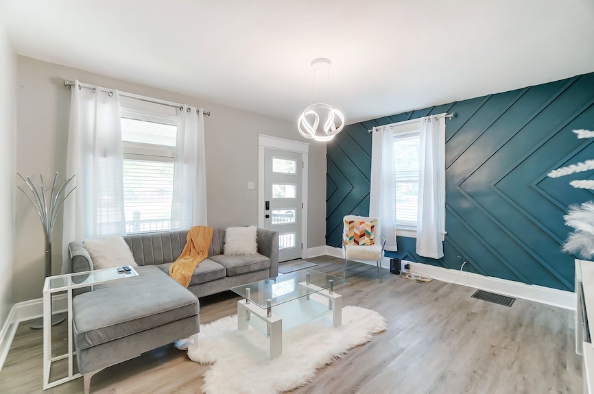 Centrally Located Modern Entertainment Home For The Whole Family - Cincinnati