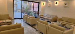 Televisor LED de 32 polegadas com canais via satélite, televisor 