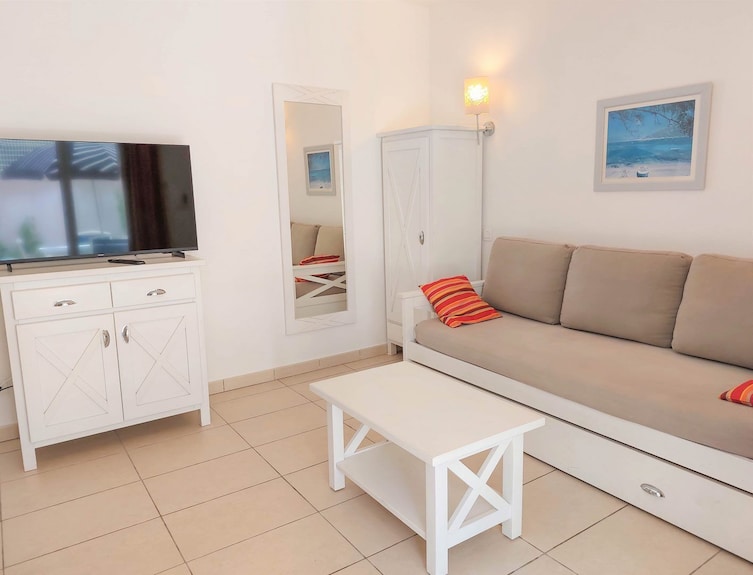 Petite Maison Idéalement Située Dans Résidence De Vacances Classée *** - Belgodère