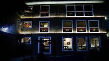 Fachada da propriedade