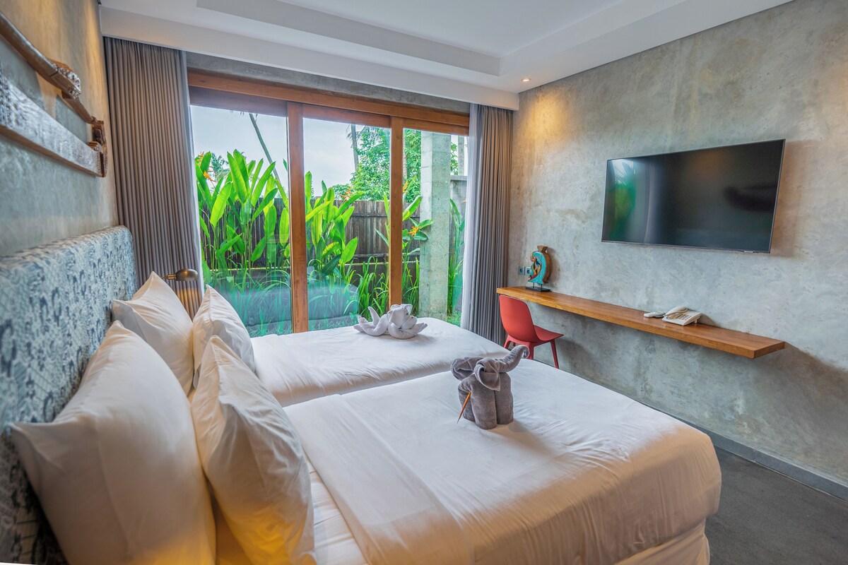 Suite, terraço, junto ao jardim (Shared Pool) | Lençóis de algodão egípcio, roupa de alta qualidade, minibar 