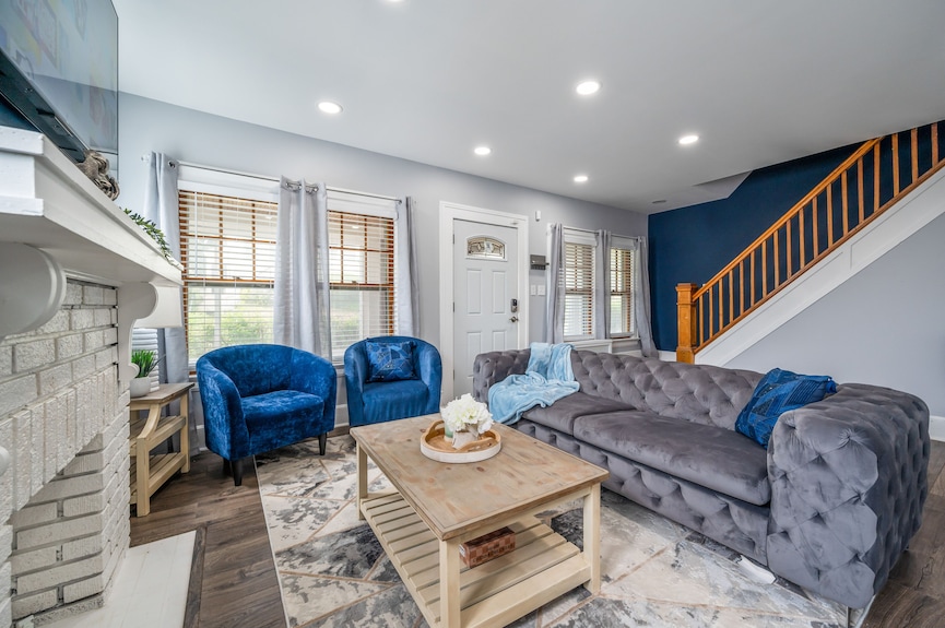 Lavish 3 Bedroom 1 Bath House-10 Minutes To Ewr/ Free Parking For Multiple Cars. - Hanover, NJ