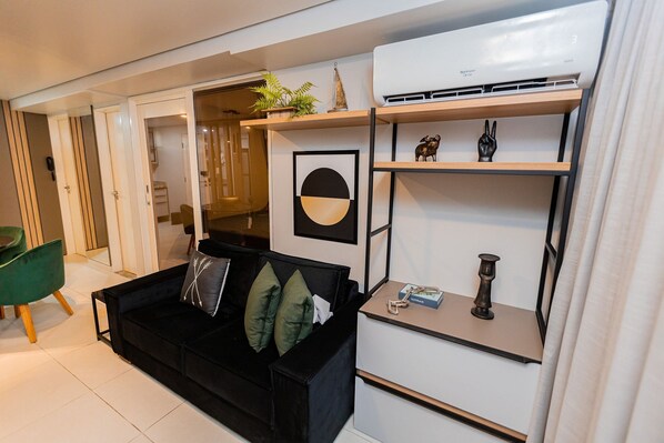 Apartamento Superior | Sala de estar | Smart TV de 42 de polegadas com canais digitais, televisor, Netflix