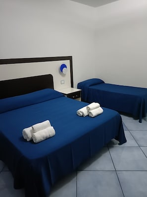 Suíte luxo, 1 quarto | Cofres nos quartos, quartos à prova de som, Wi-Fi de cortesia