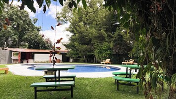 14 piscinas exteriores 