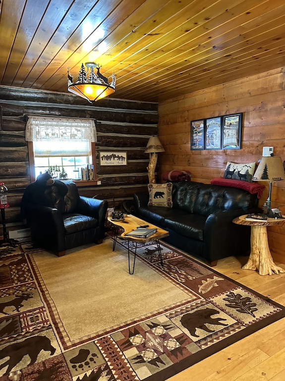 Pet Friendly Adirondacks Log Cabin! Lake George, Saratoga, Spac, Sacandaga - Hudson Valley, NY