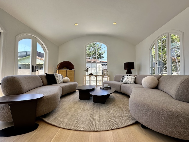 Exquisite Hollywood Hills Retreat - Hollywood, CA